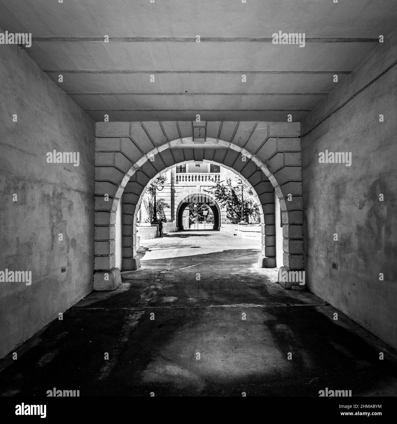 Victorian Arch and Building at Barracks in Mtarfa Stock Photo - Alamy