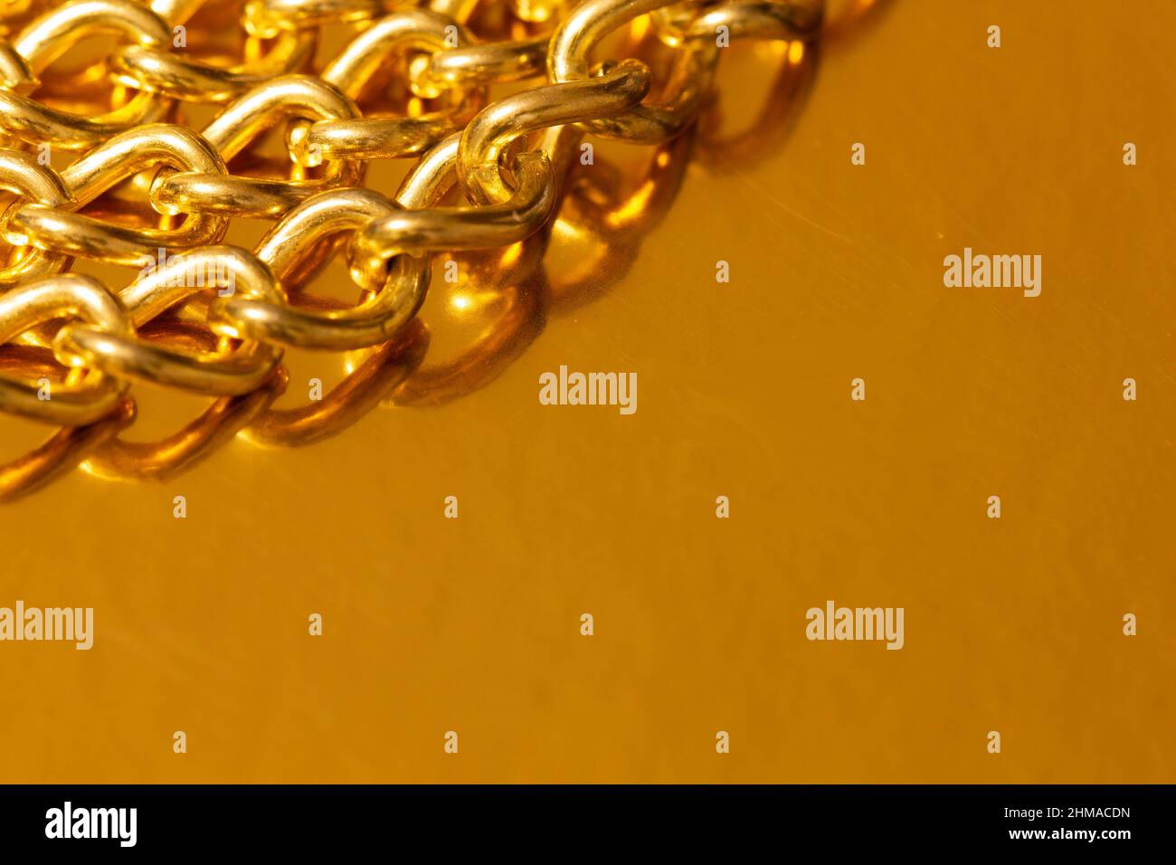 Gold chain detail hi-res stock photography and images - Alamy