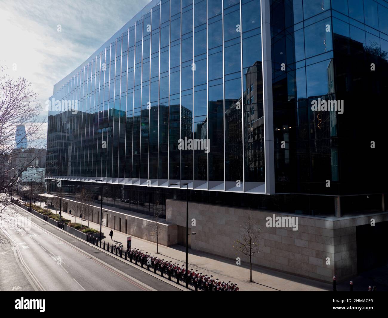 Goldman sachs headquarters london hi-res stock photography and images ...