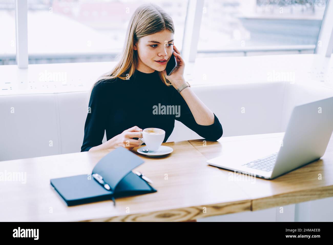 Administrative assistant hi-res stock photography and images - Alamy