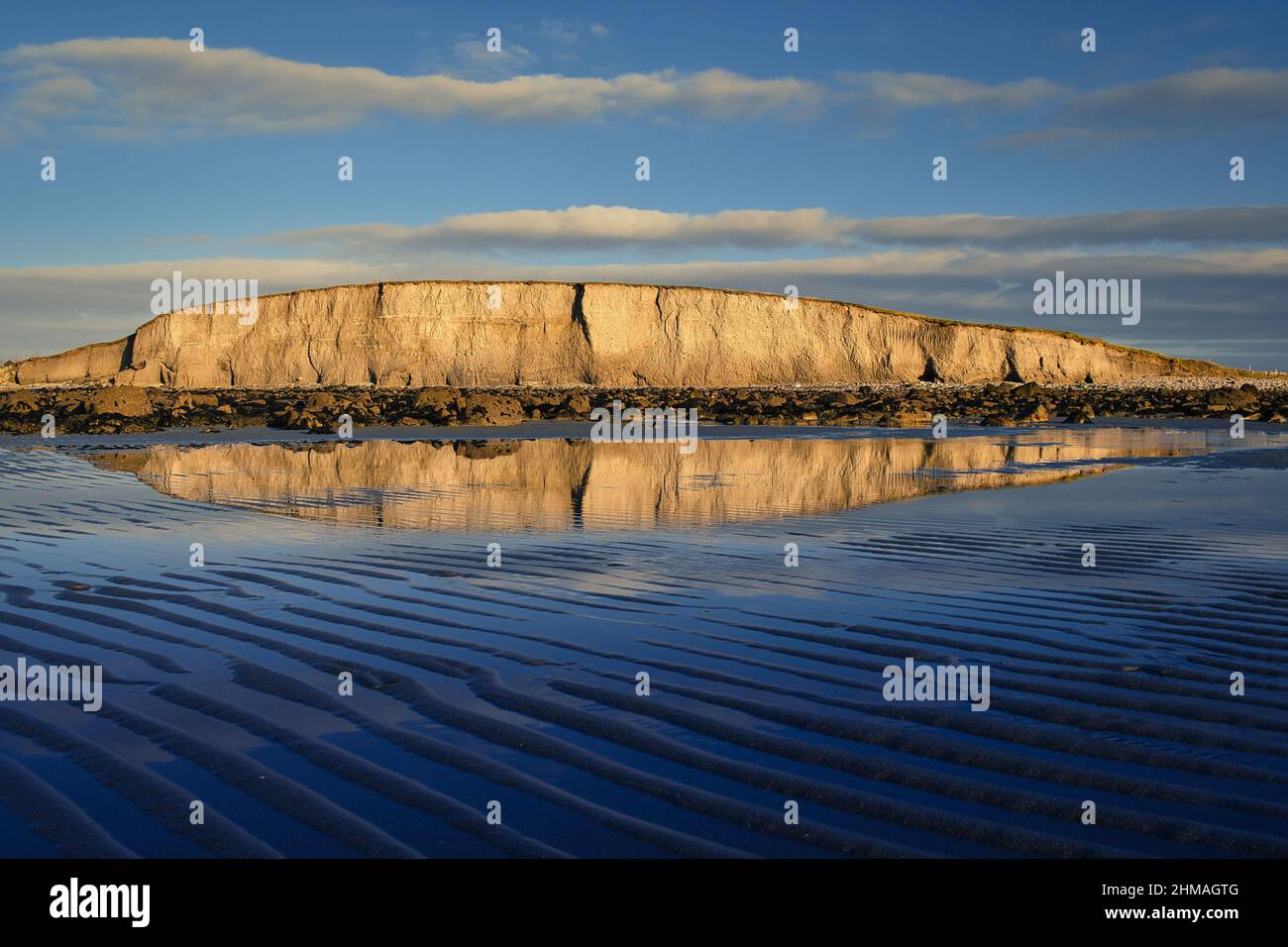 Beautiful evening coastal landscape scenery of sandy beach at wild ...