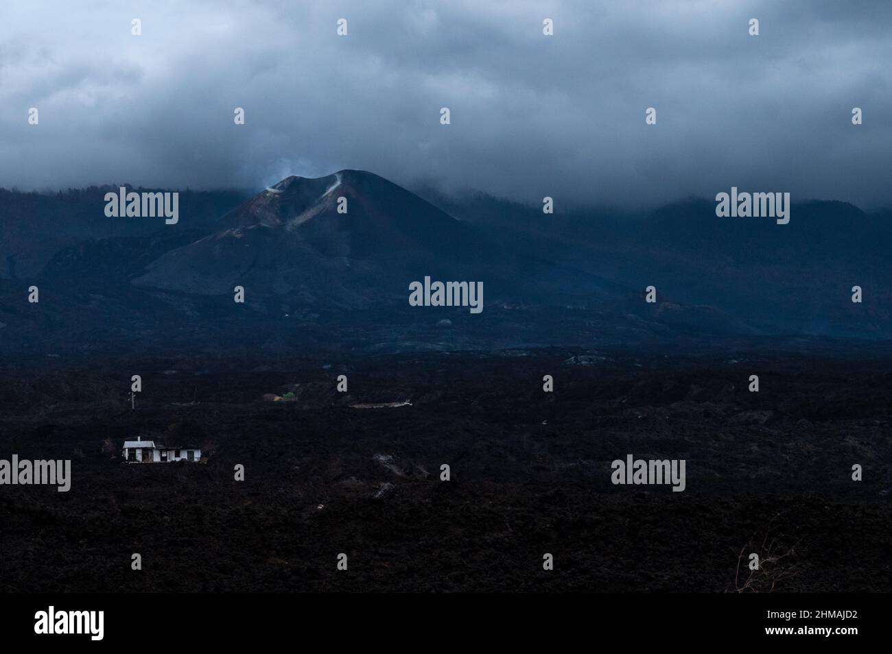 Lava destroying house hi-res stock photography and images - Alamy
