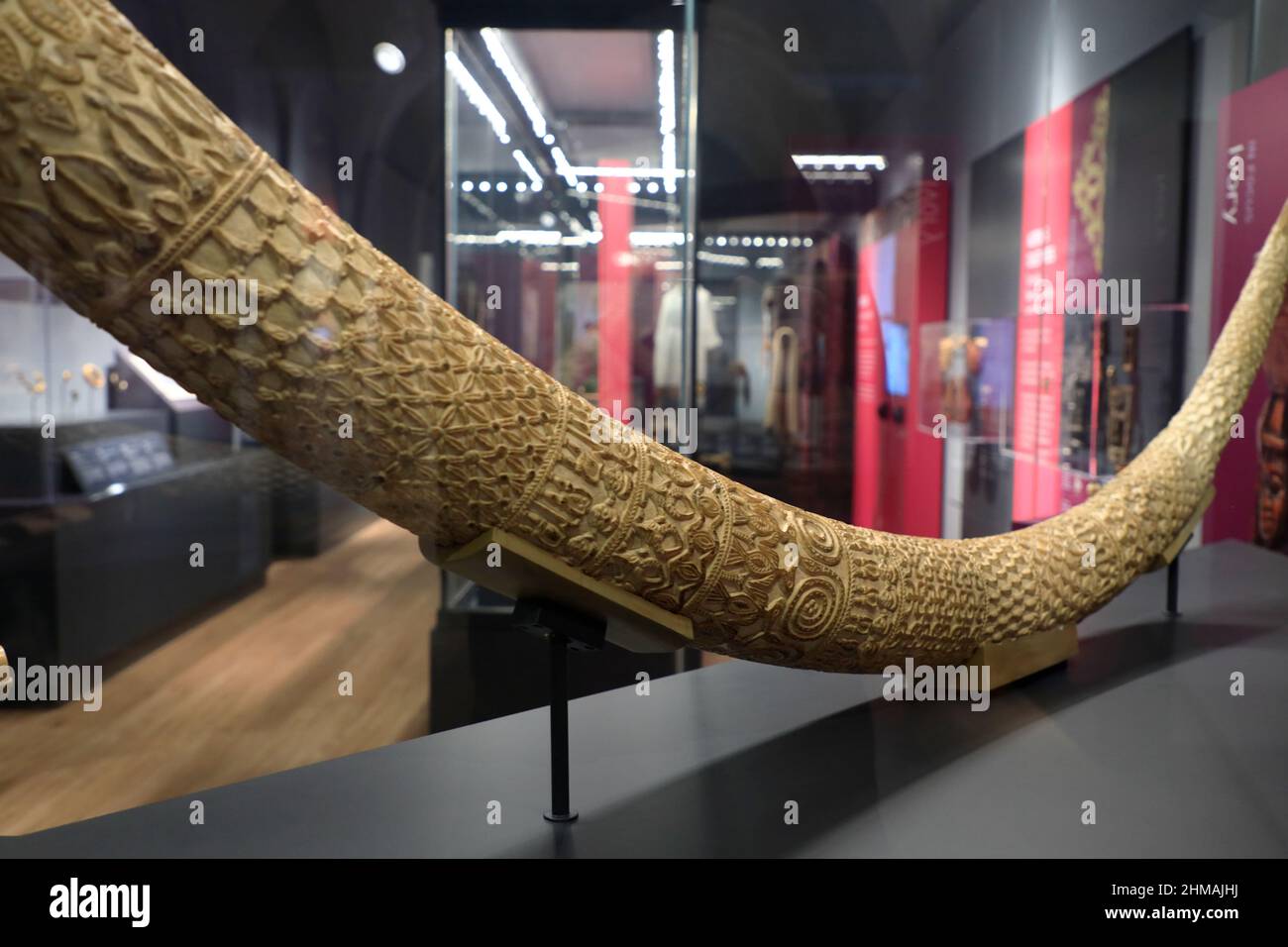 Bamileke artist hi-res stock photography and images - Alamy