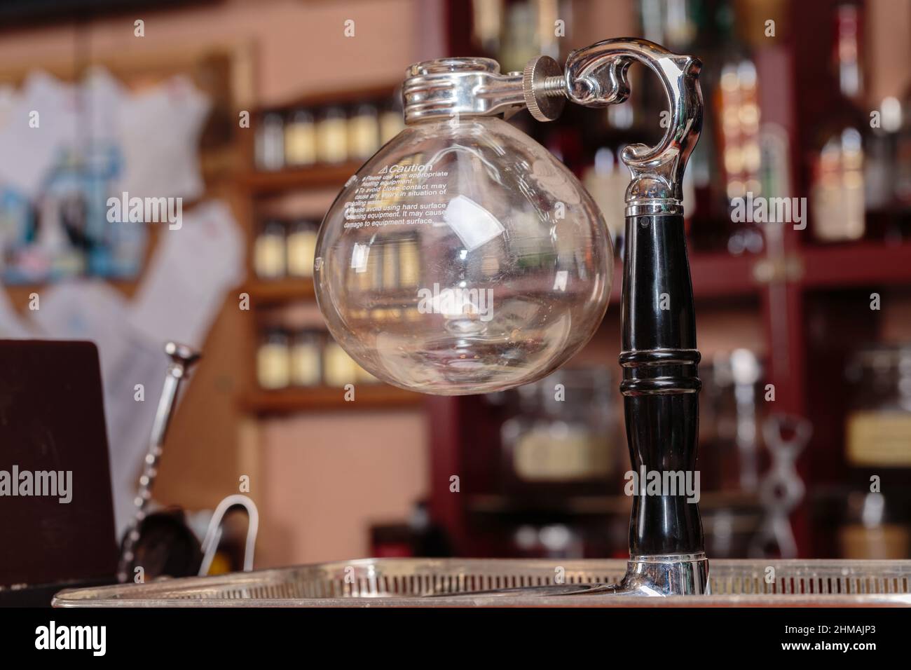 Vacuum siphon classic coffee maker. Close-up Stock Photo - Alamy