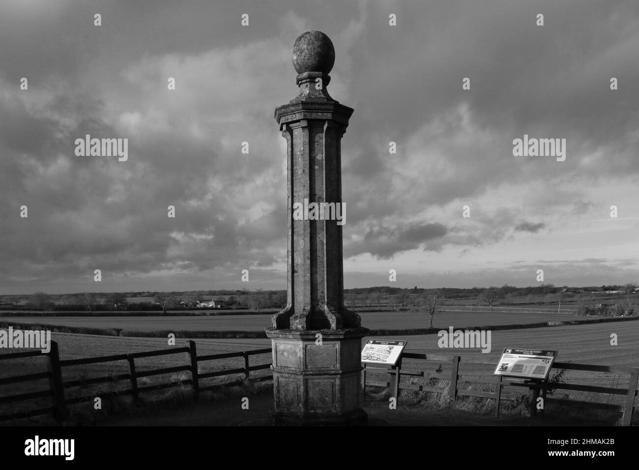 The Cromwell Monument above Broadmoor farm, Battle of Naseby memorial ...