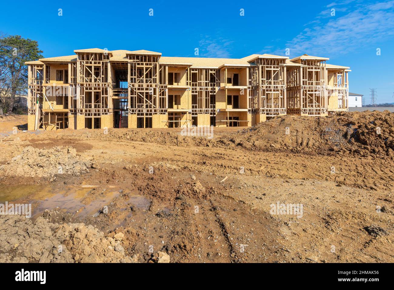 New apartment building under construction hi-res stock photography and ...