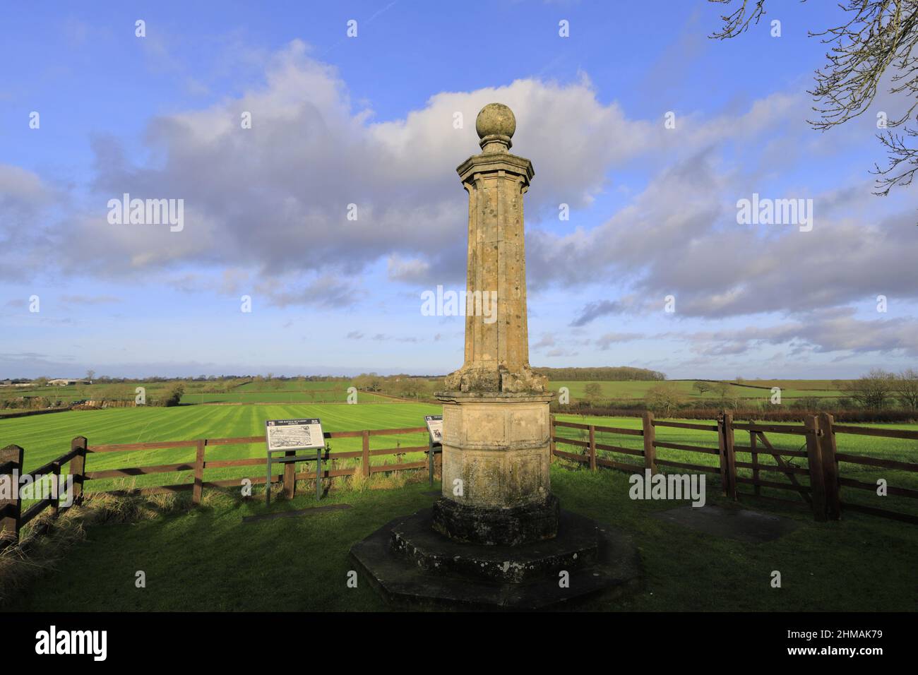The Cromwell Monument above Broadmoor farm, Battle of Naseby memorial ...