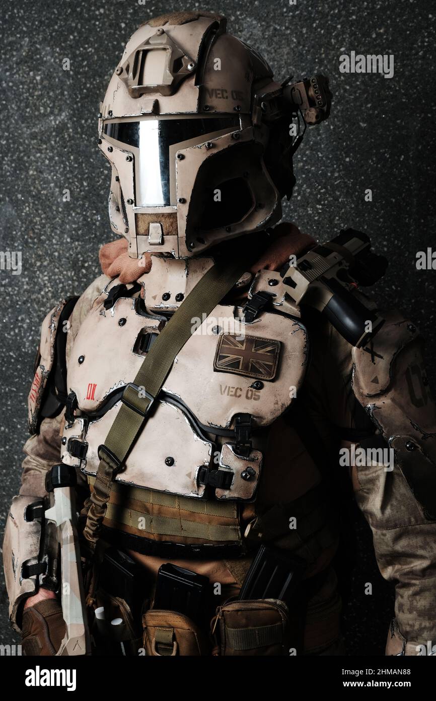 Mandalorian bounty hunter hi-res stock photography and images - Alamy