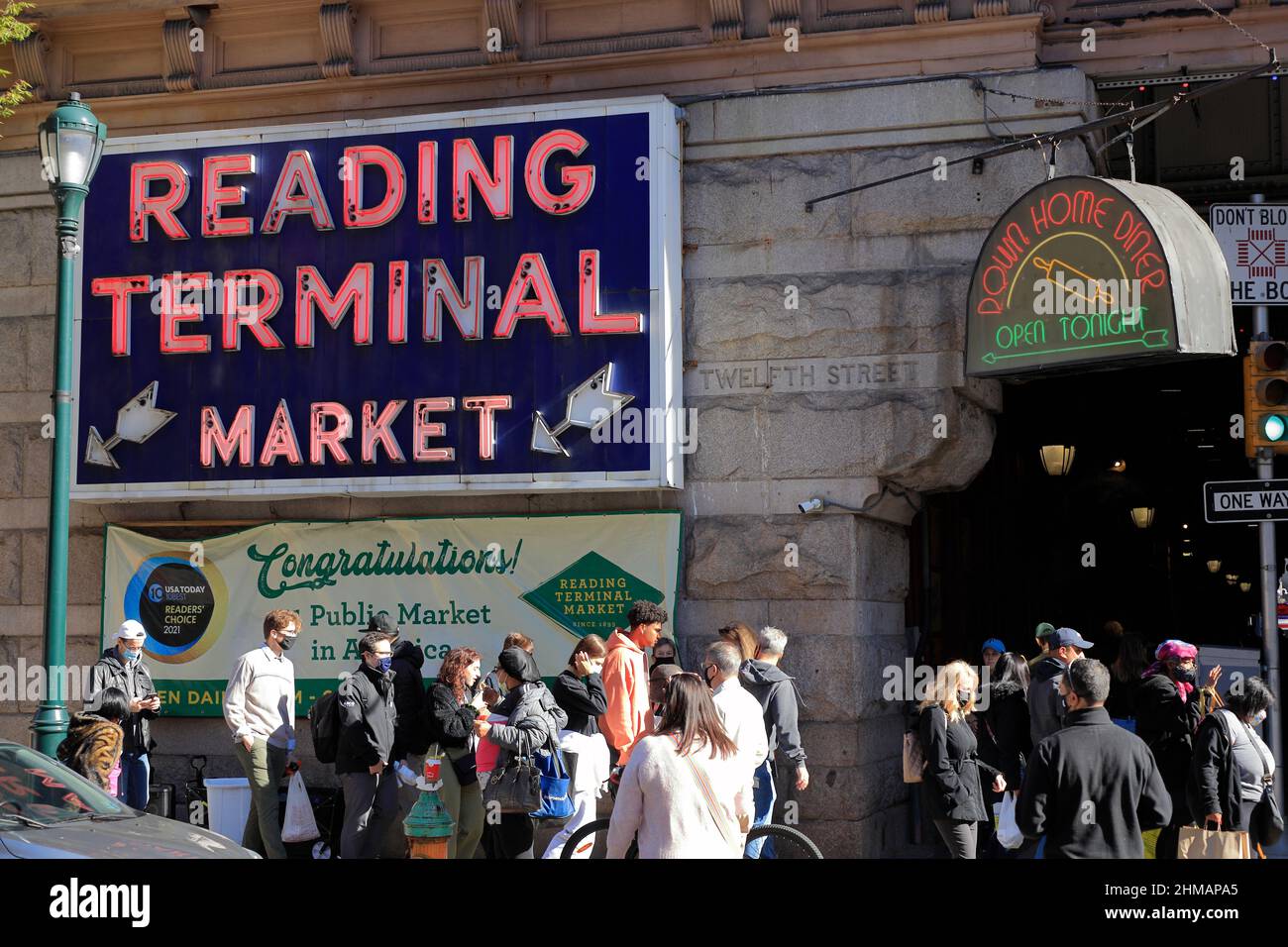 Reading terminal market exterior hi-res stock photography and images ...