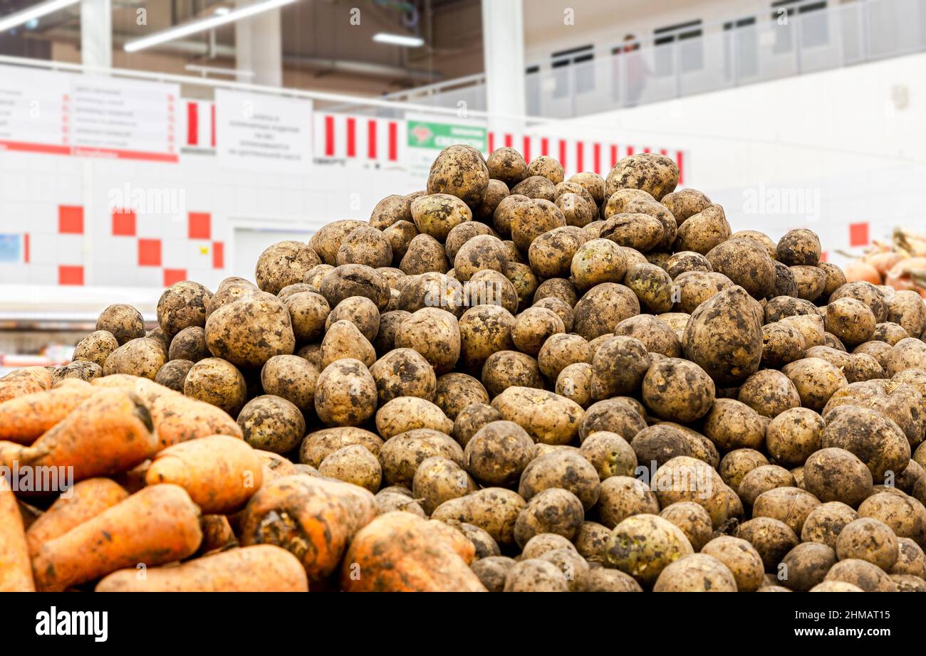Packaged potatoes hi-res stock photography and images - Alamy