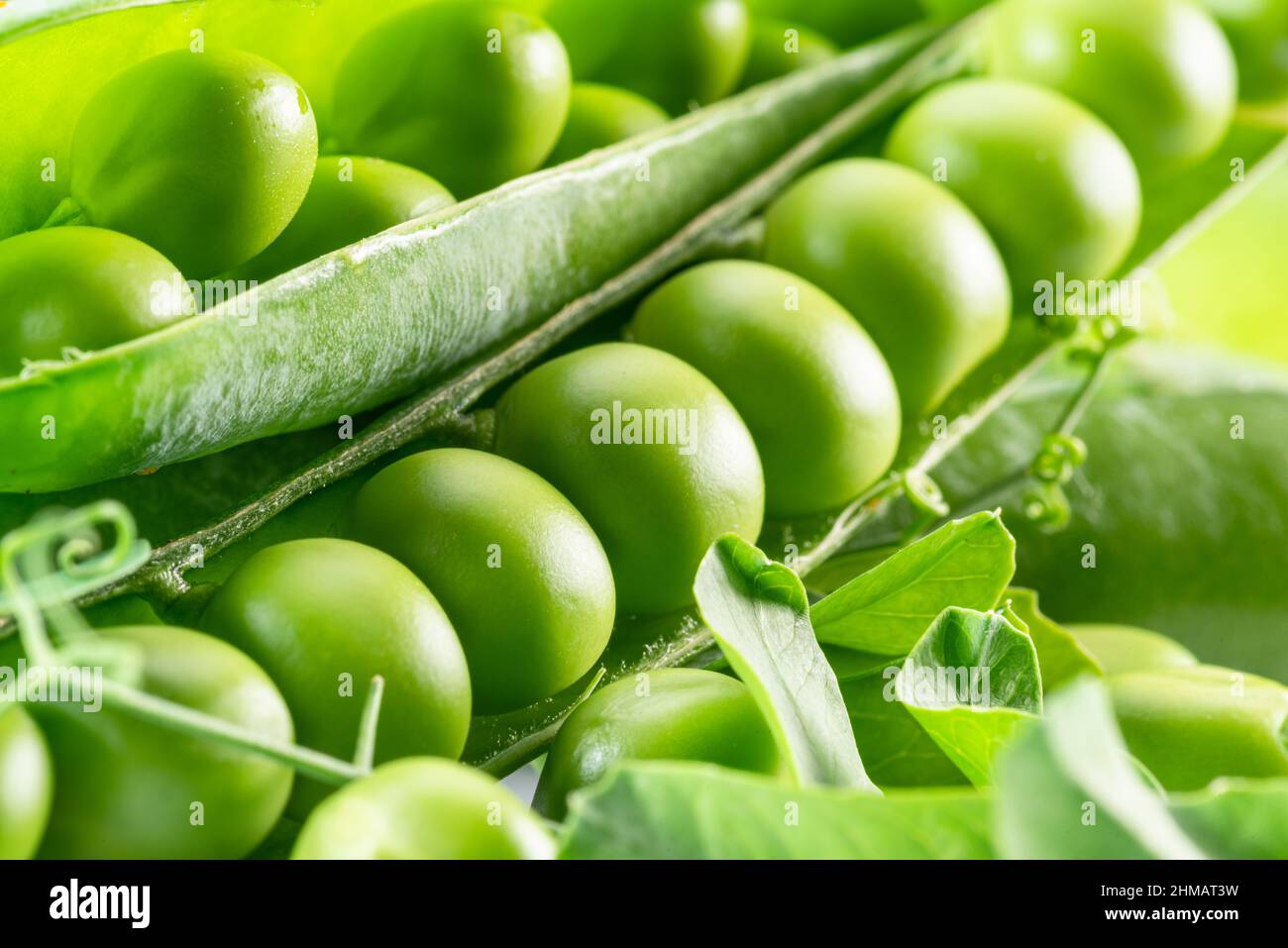 Green peas in pea hi-res stock photography and images - Alamy
