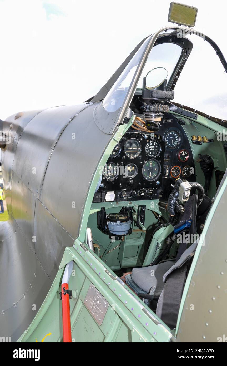 Cockpit of a Second World War Spitfire V fighter plane. Instrument ...