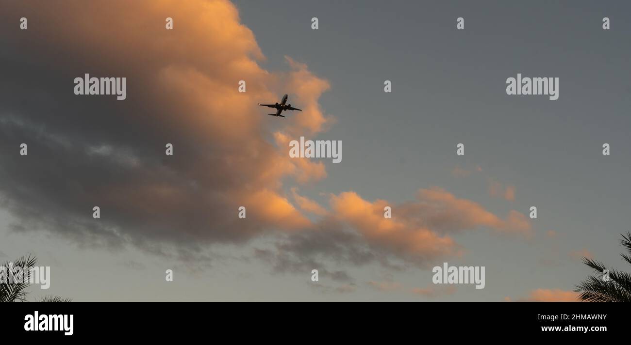 Airplane take off over night hi-res stock photography and images - Alamy
