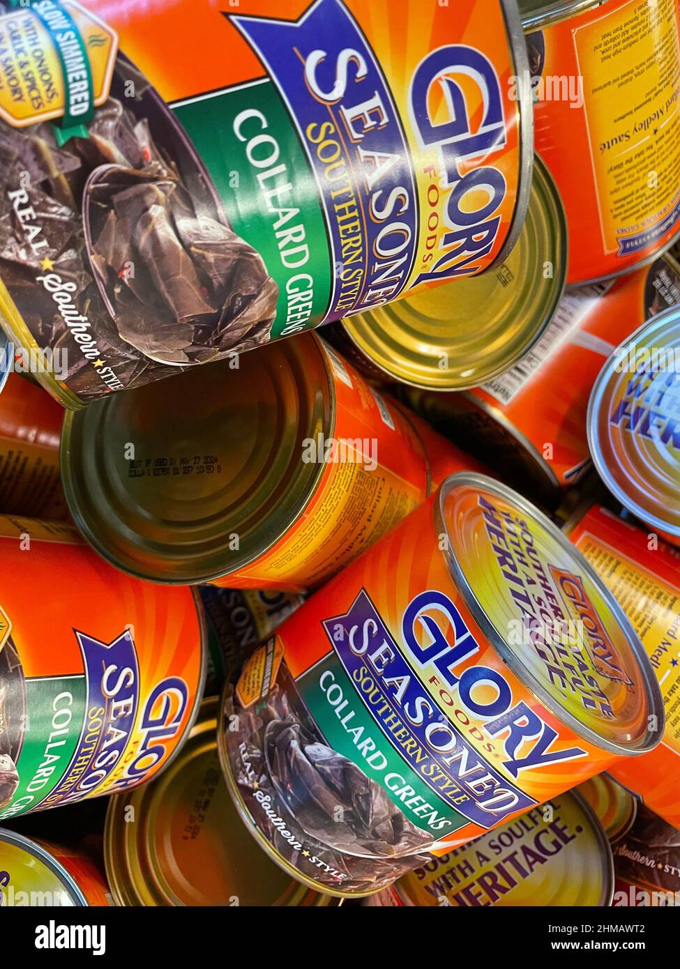 Grovetown, Ga USA - 01 01 22: Retail Grocery store shelves Glory canned ...