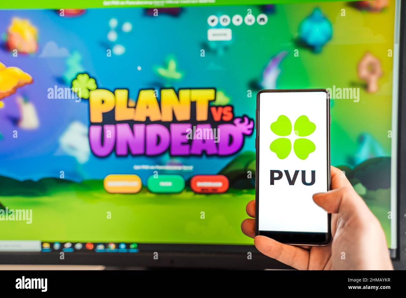 Plant vs undead hi-res stock photography and images - Alamy