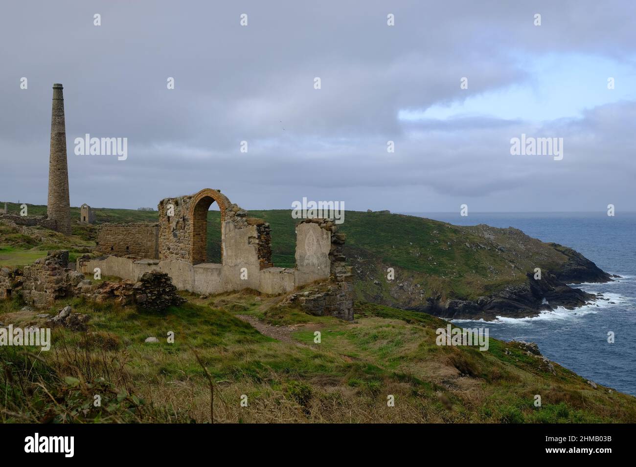 August 2018: Ruins of tin mining Pumping Engine House at Wheal Coates ...
