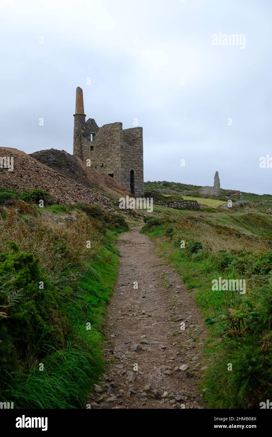 Engine house ruins hi-res stock photography and images - Alamy
