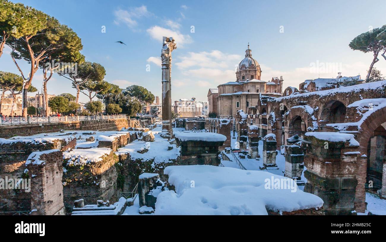 Roman Forum and other famous monument with snow, Rome Stock Photo - Alamy