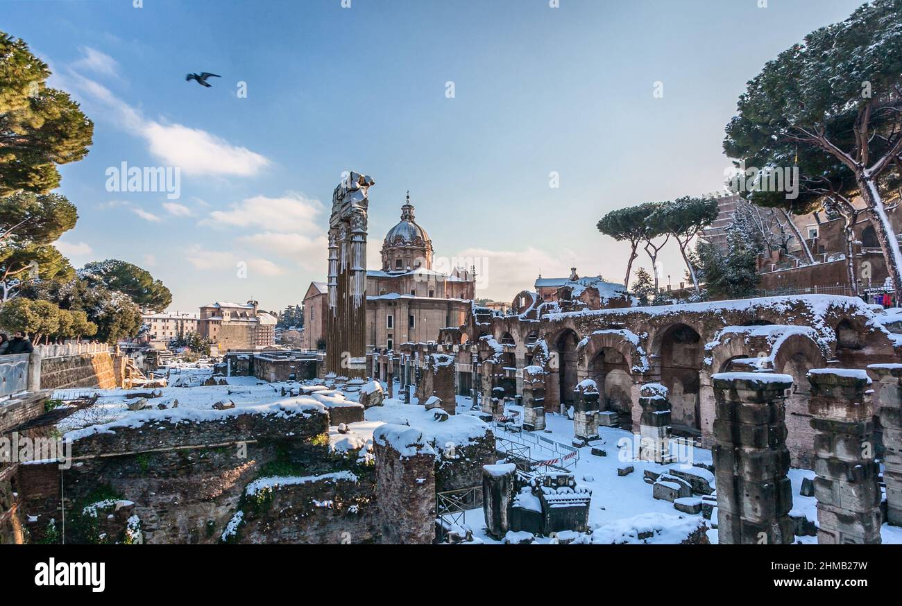 Roman Forum and other famous monument with snow, Rome Stock Photo - Alamy