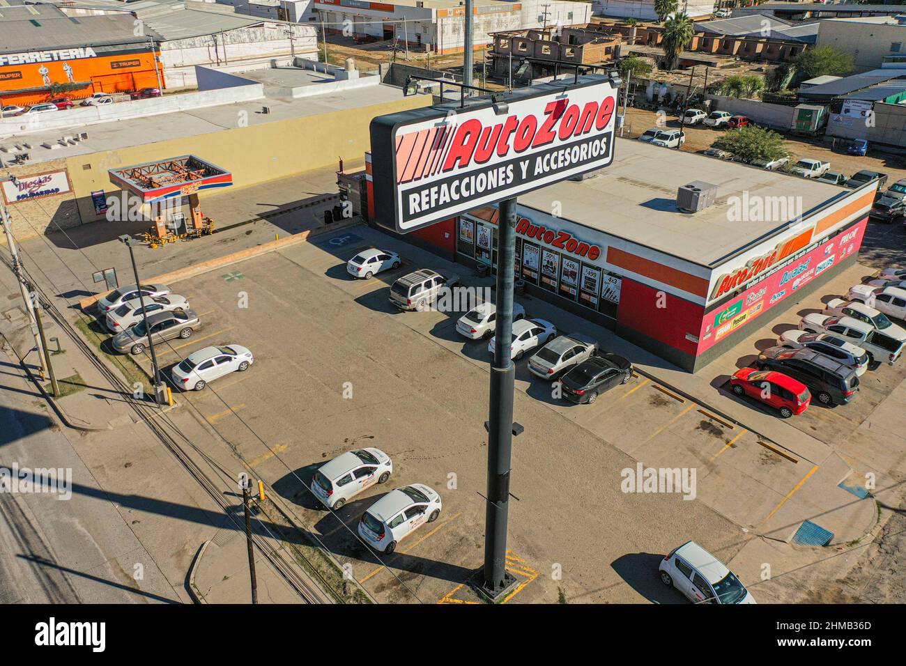 Vista aea de Autozone tienda de auto partes,Industria automotriz ...