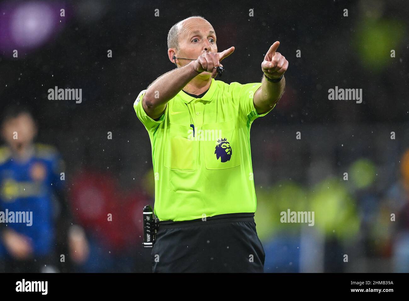 Referee Mike Dean during the game Stock Photo - Alamy
