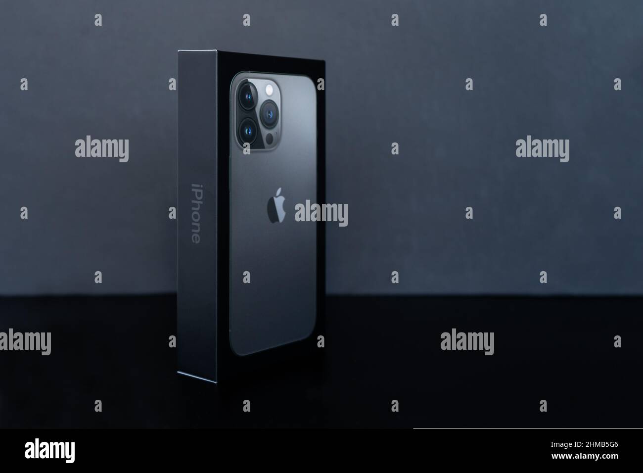 Apple iphone 13 box hi-res stock photography and images - Alamy