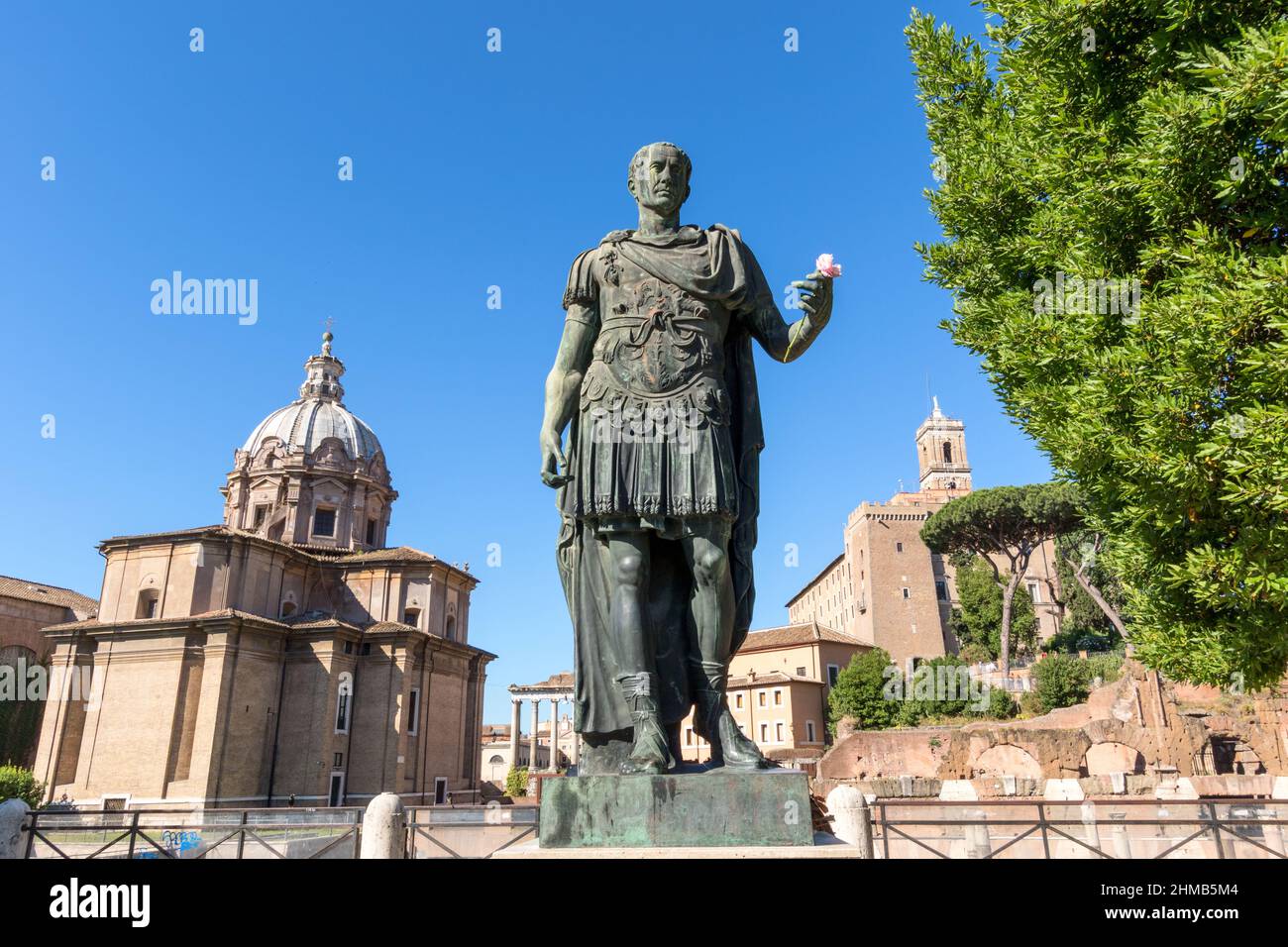 Julius cesar monument hi-res stock photography and images - Alamy