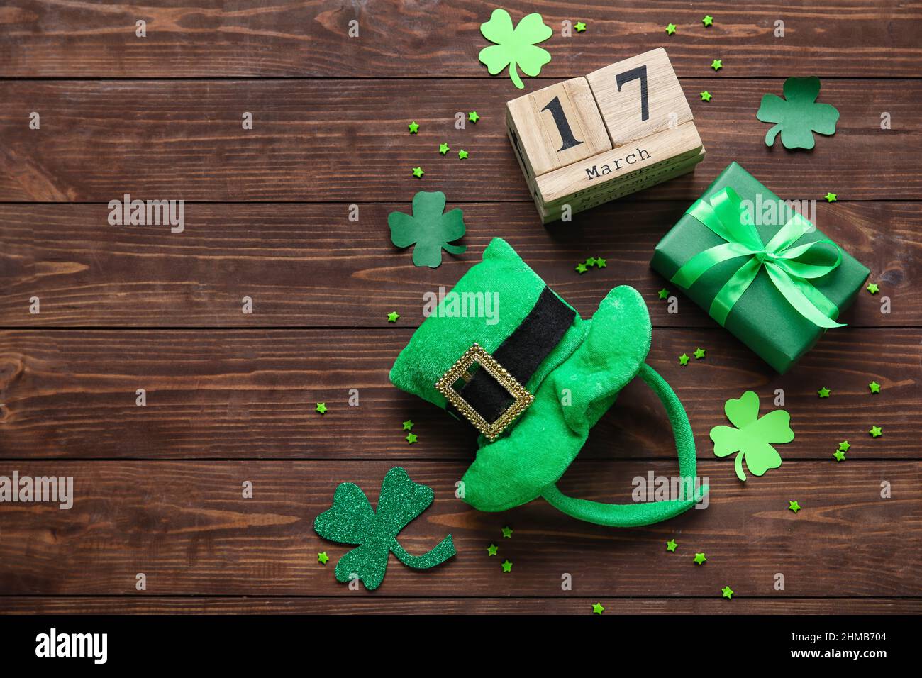 Leprechaun hat, gift and calendar with date of St. Patrick's Day on ...