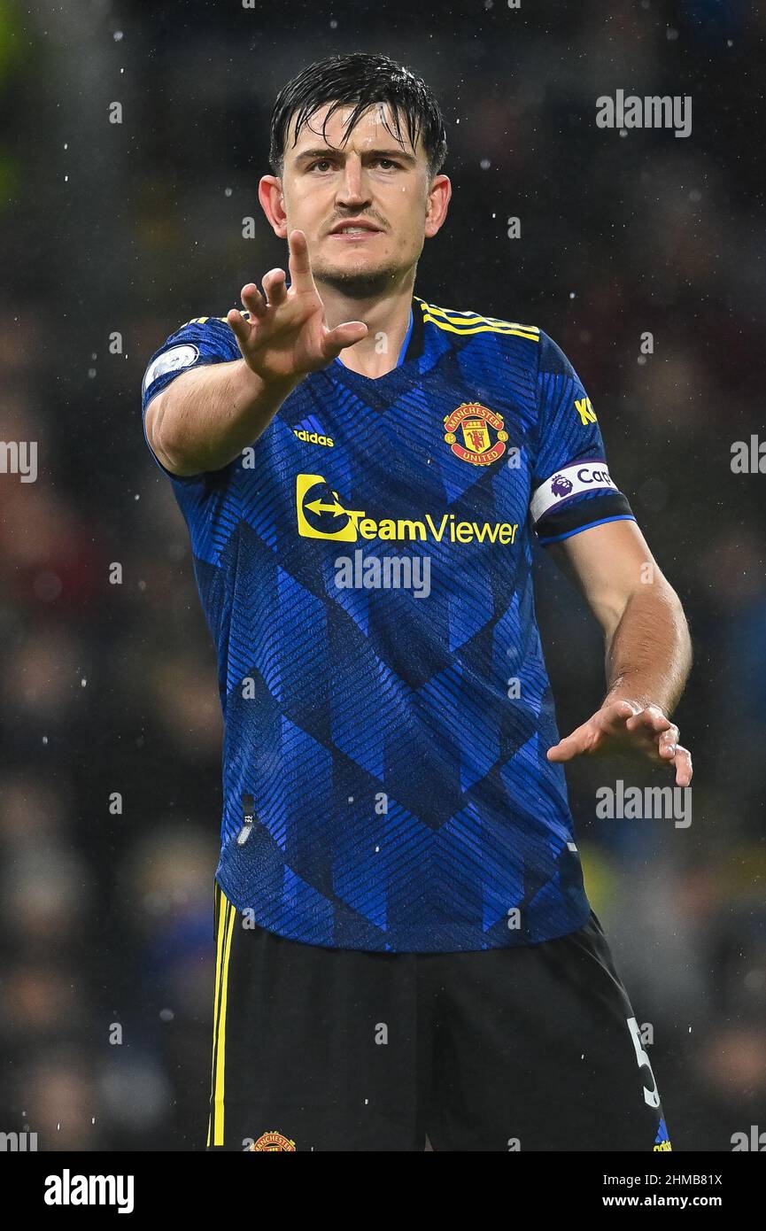 Harry Maguire #5 of Manchester United gives his team instructions Stock ...