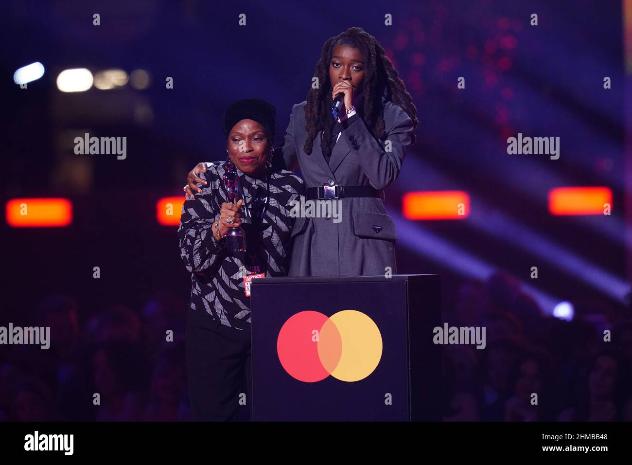 Little Simz receives the award for Best New Artist with her mum during ...