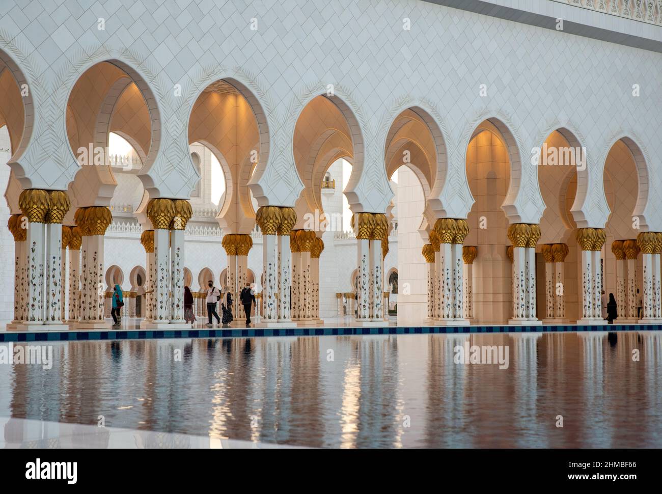 View of Sheikh Zayed Grand Mosque Stock Photo - Alamy