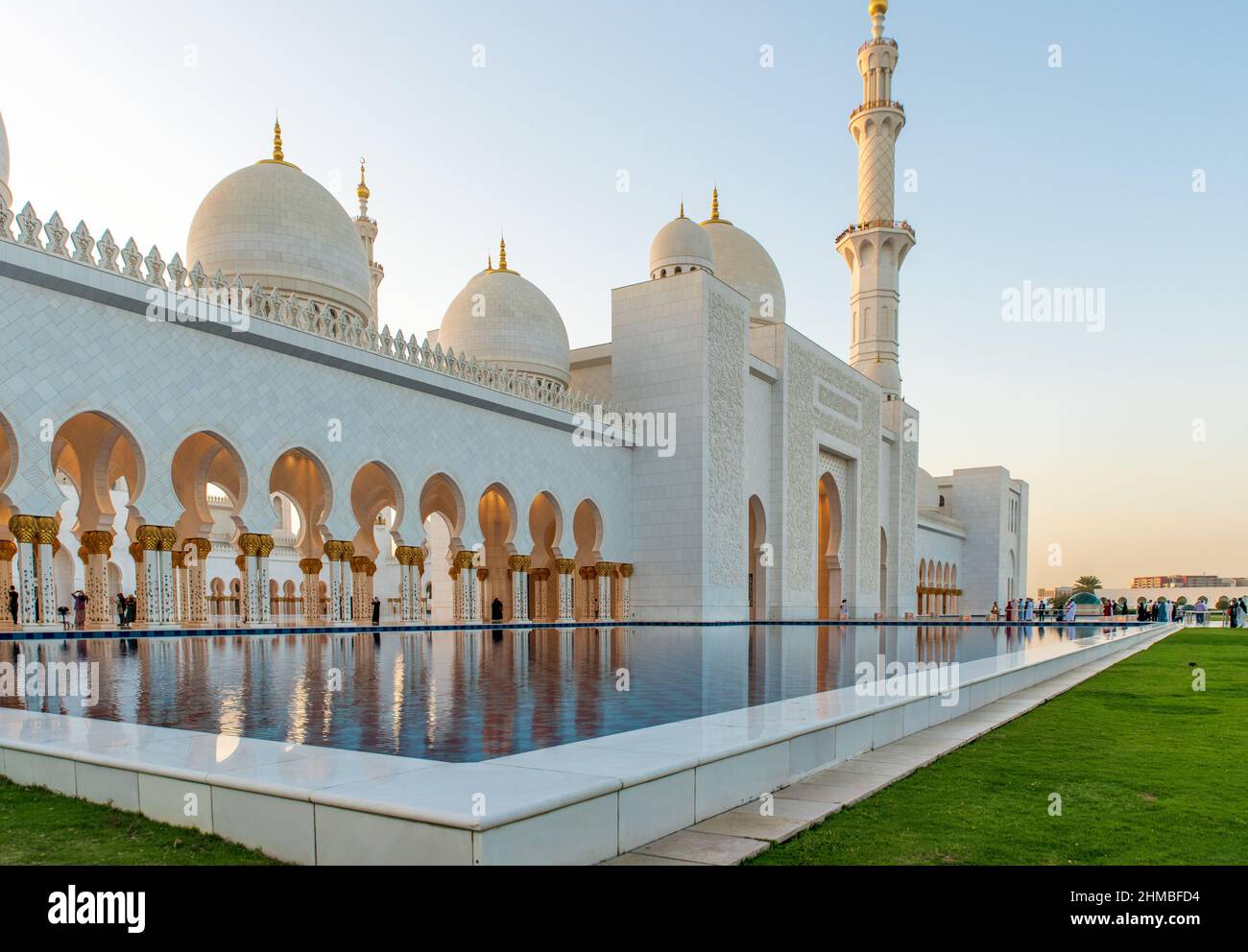 View of Sheikh Zayed Grand Mosque Stock Photo - Alamy