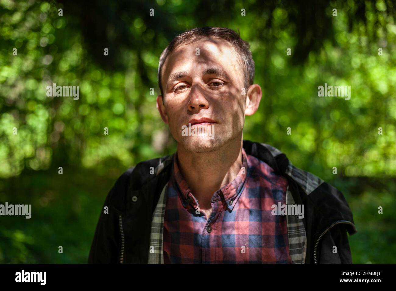 Rugged handsome man face hi-res stock photography and images - Alamy