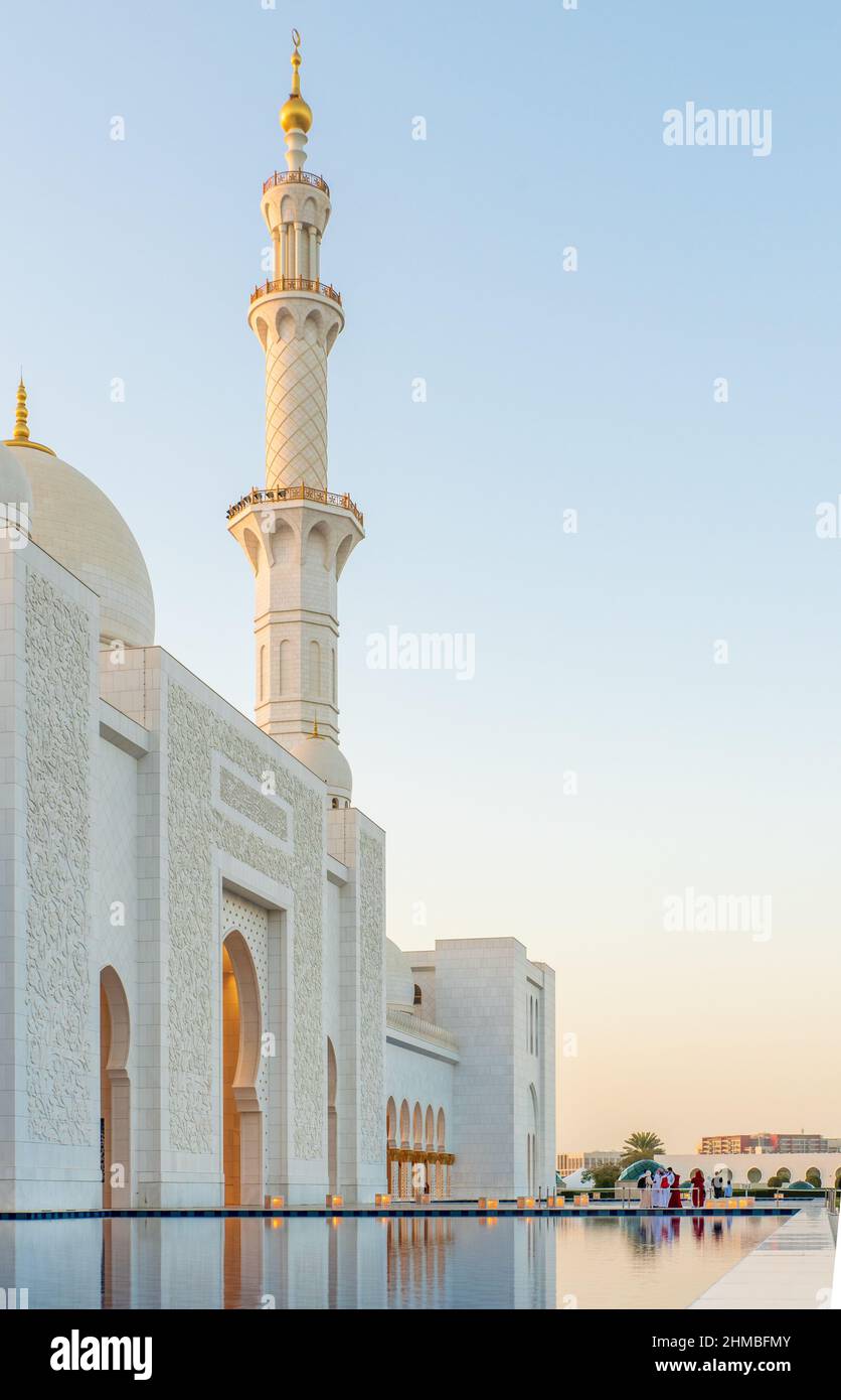 View of Sheikh Zayed Grand Mosque Stock Photo - Alamy