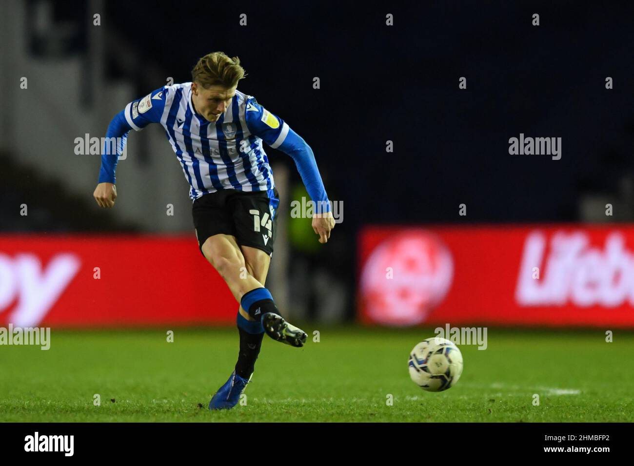 Pass byers hi-res stock photography and images - Alamy