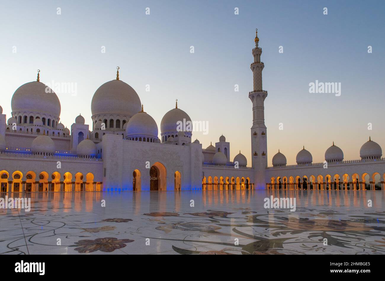 View of Sheikh Zayed Grand Mosque Stock Photo - Alamy