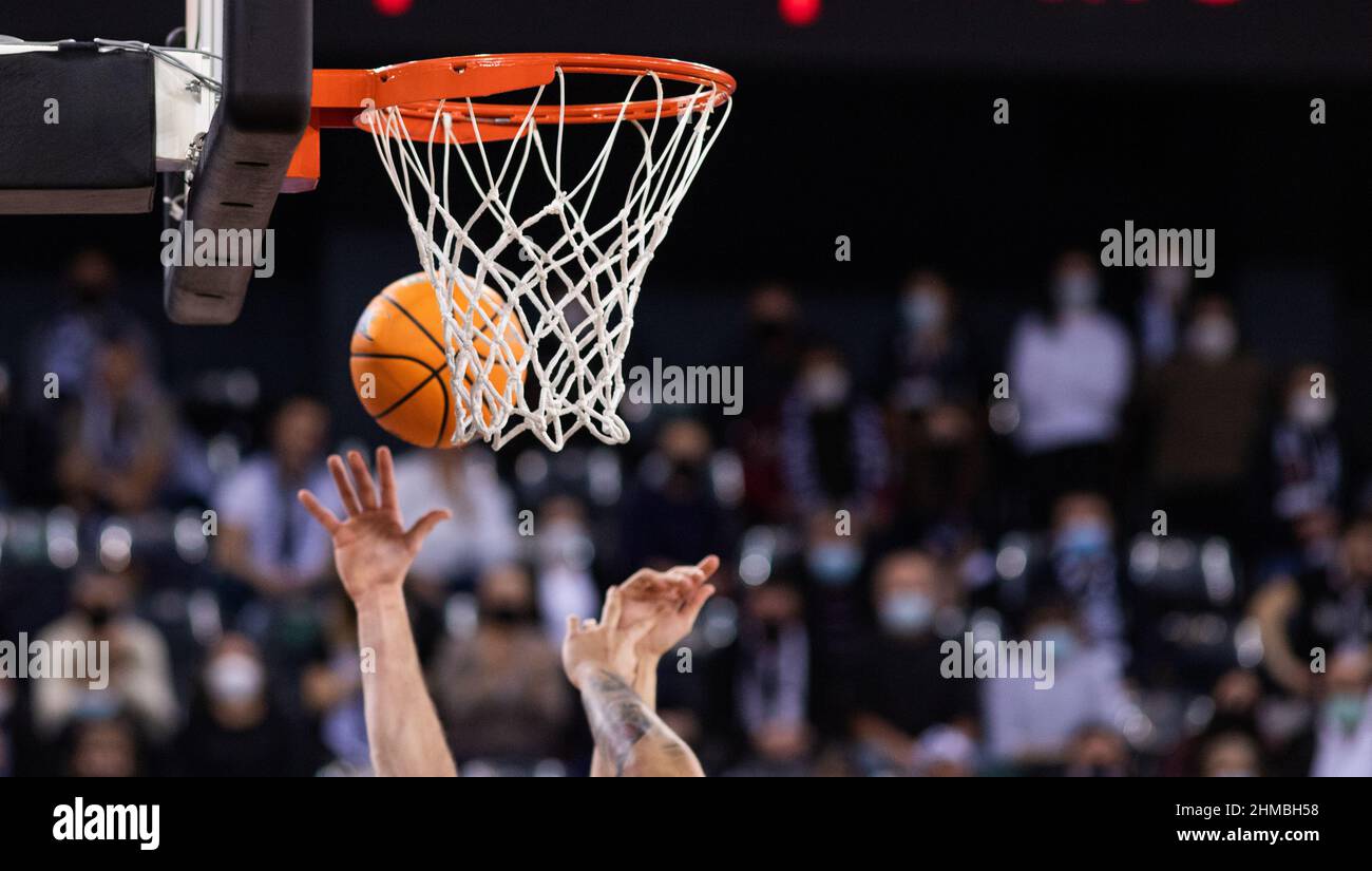 basketball game focus on ball Stock Photo - Alamy