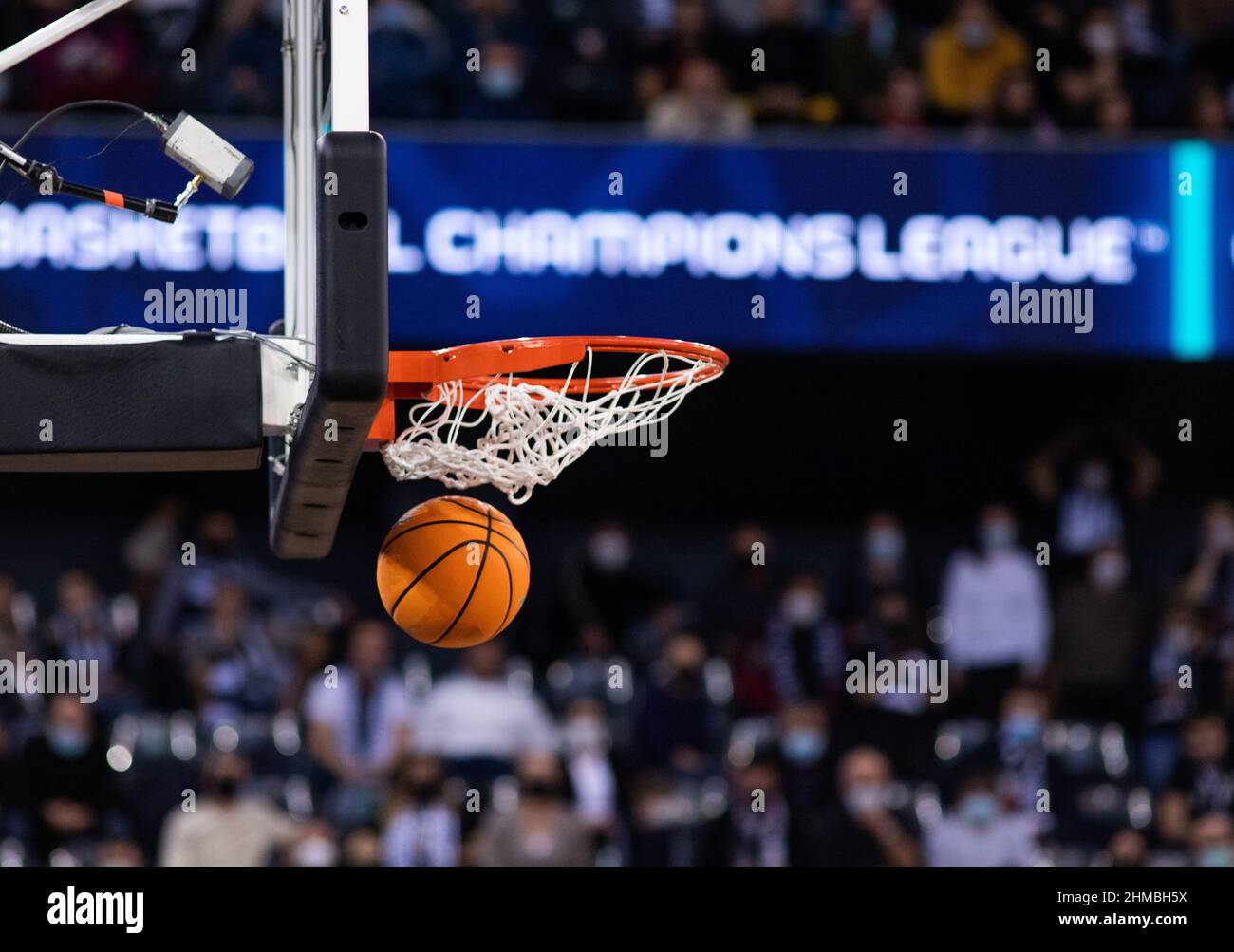 basketball game focus on ball Stock Photo - Alamy
