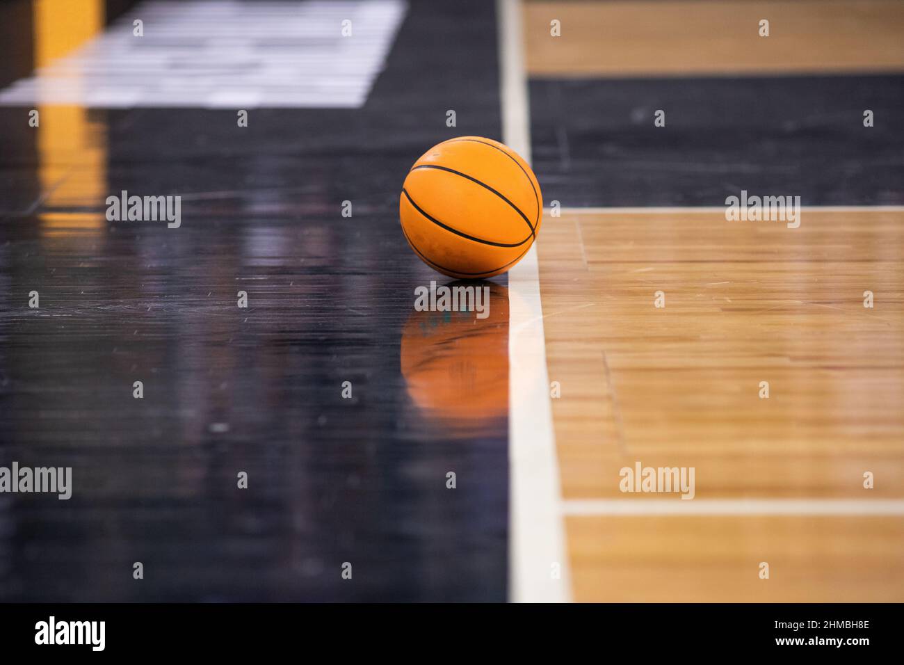 basketball game focus on ball Stock Photo - Alamy