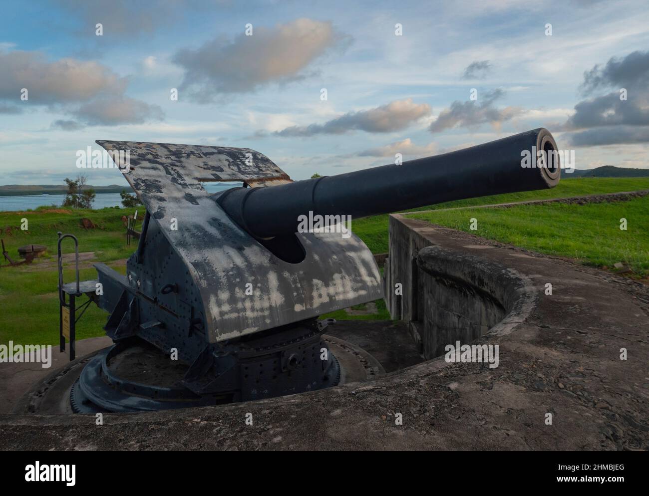6 inch breach loading gun hi-res stock photography and images - Alamy