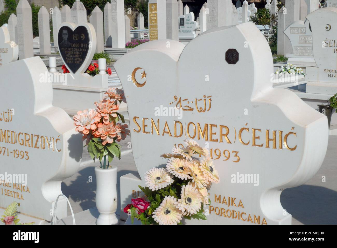 Pravoslavno groblje cemetery hi-res stock photography and images - Alamy