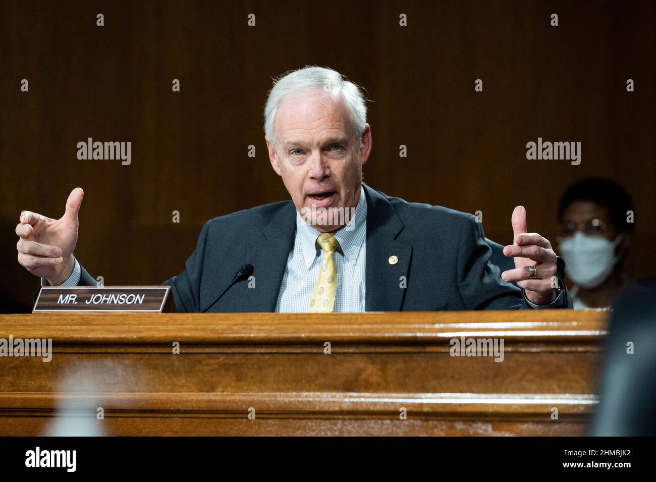 Senator ron johnson speaking hi-res stock photography and images - Alamy