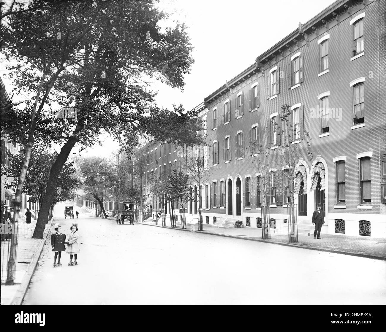 People buildings street philadelphia historical hi-res stock ...