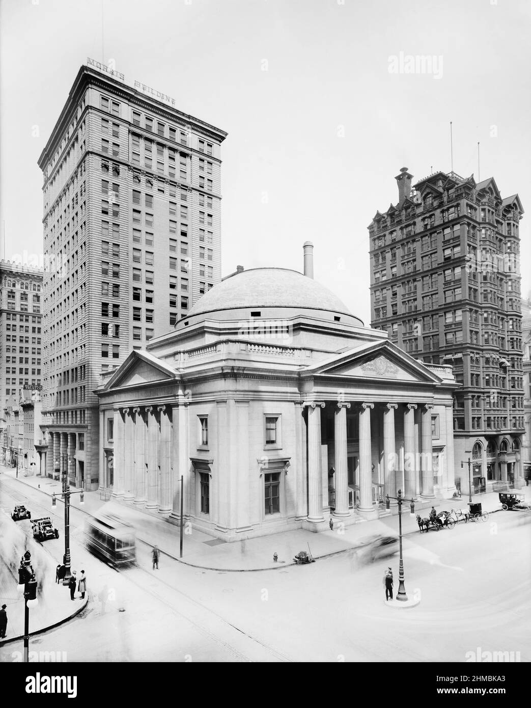 Girard trust company building Black and White Stock Photos & Images - Alamy