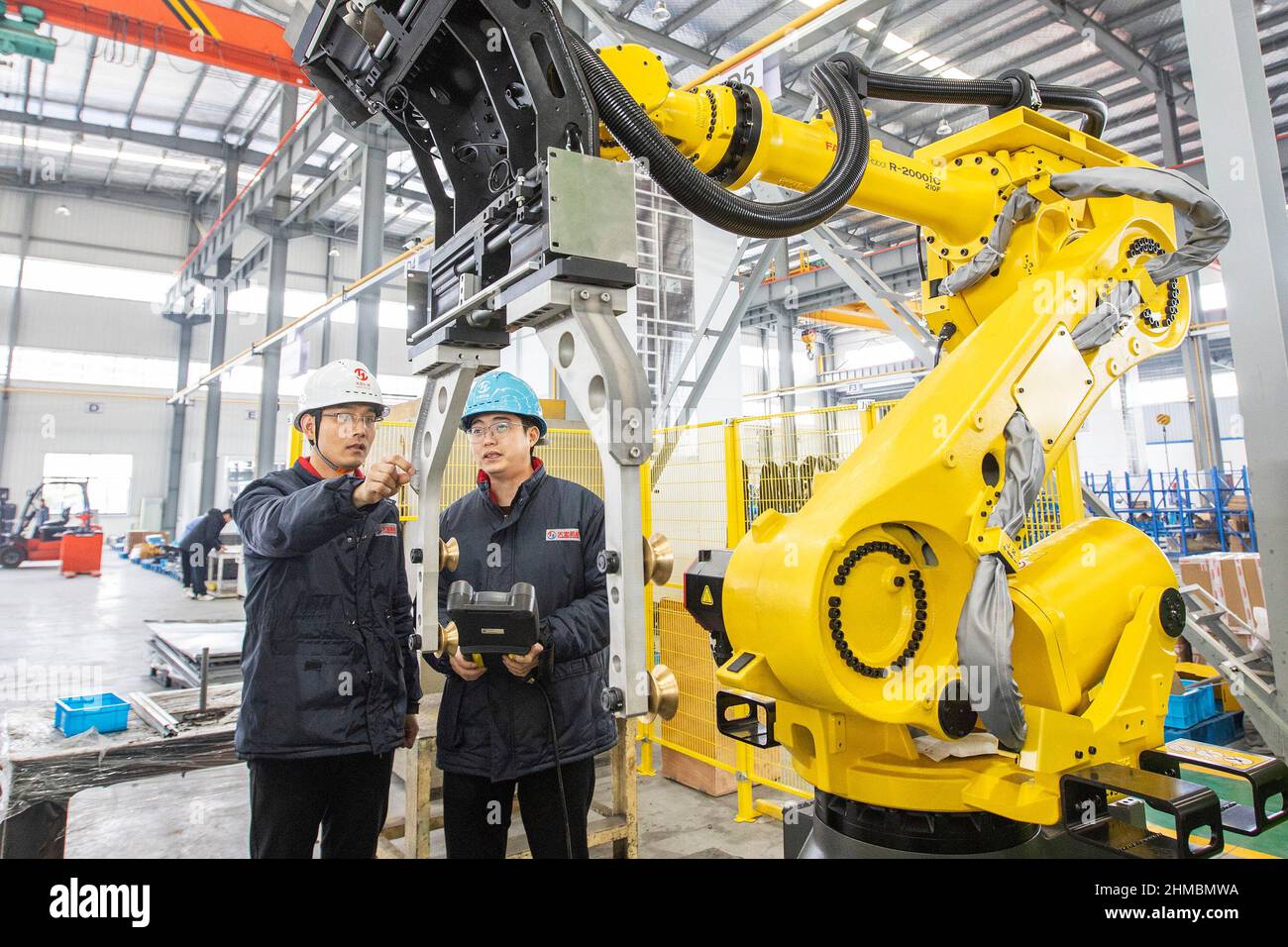 Chinese spinning wheel hi-res stock photography and images - Alamy