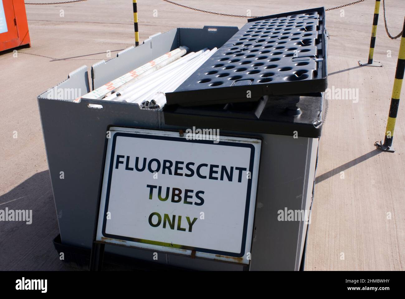 Fluorescent tube recycling Stock Photo - Alamy