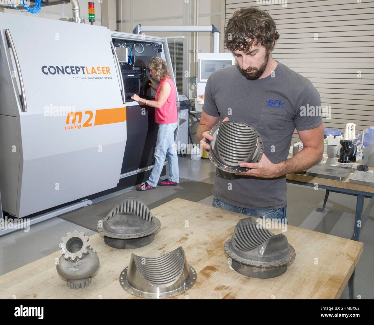 Scientists using a 3D printer Stock Photo - Alamy Scientists using a 3D printer Stock Photo - Alamy