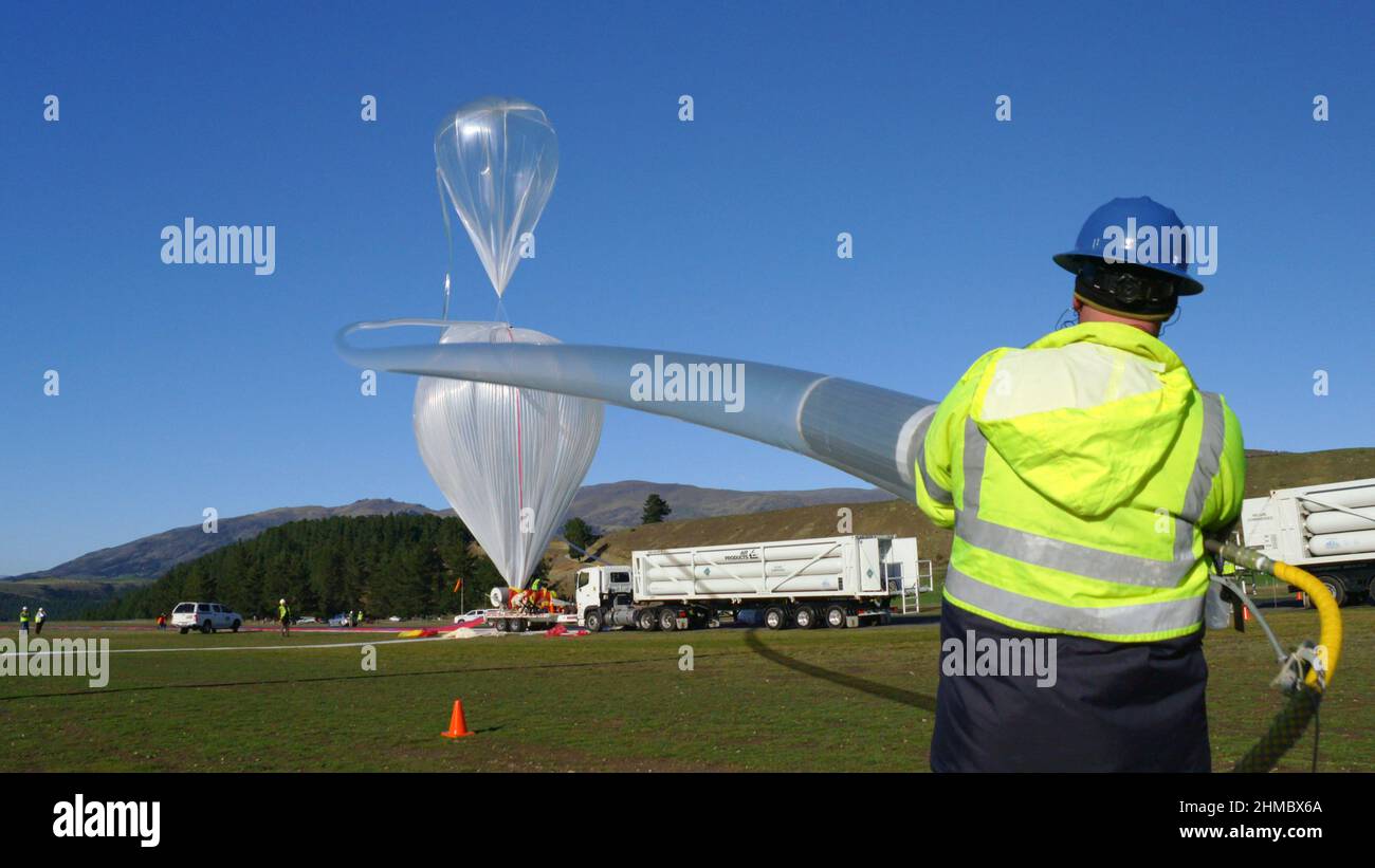 Inflating of NASA's Super Pressure Balloon Stock Photo - Alamy