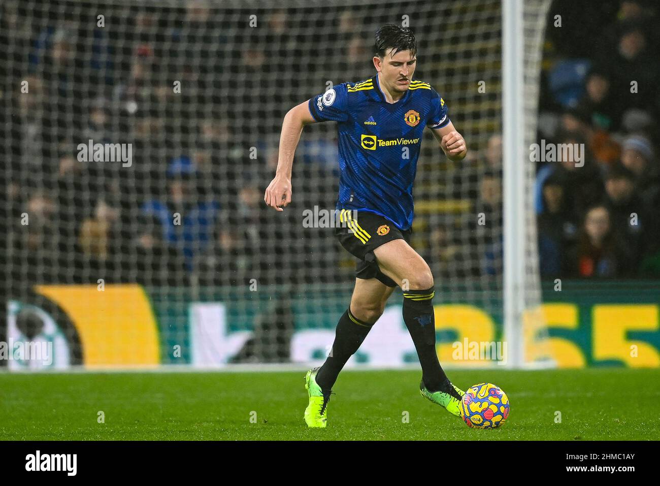 Harry Maguire #5 of Manchester United makes a break with the ball Stock ...