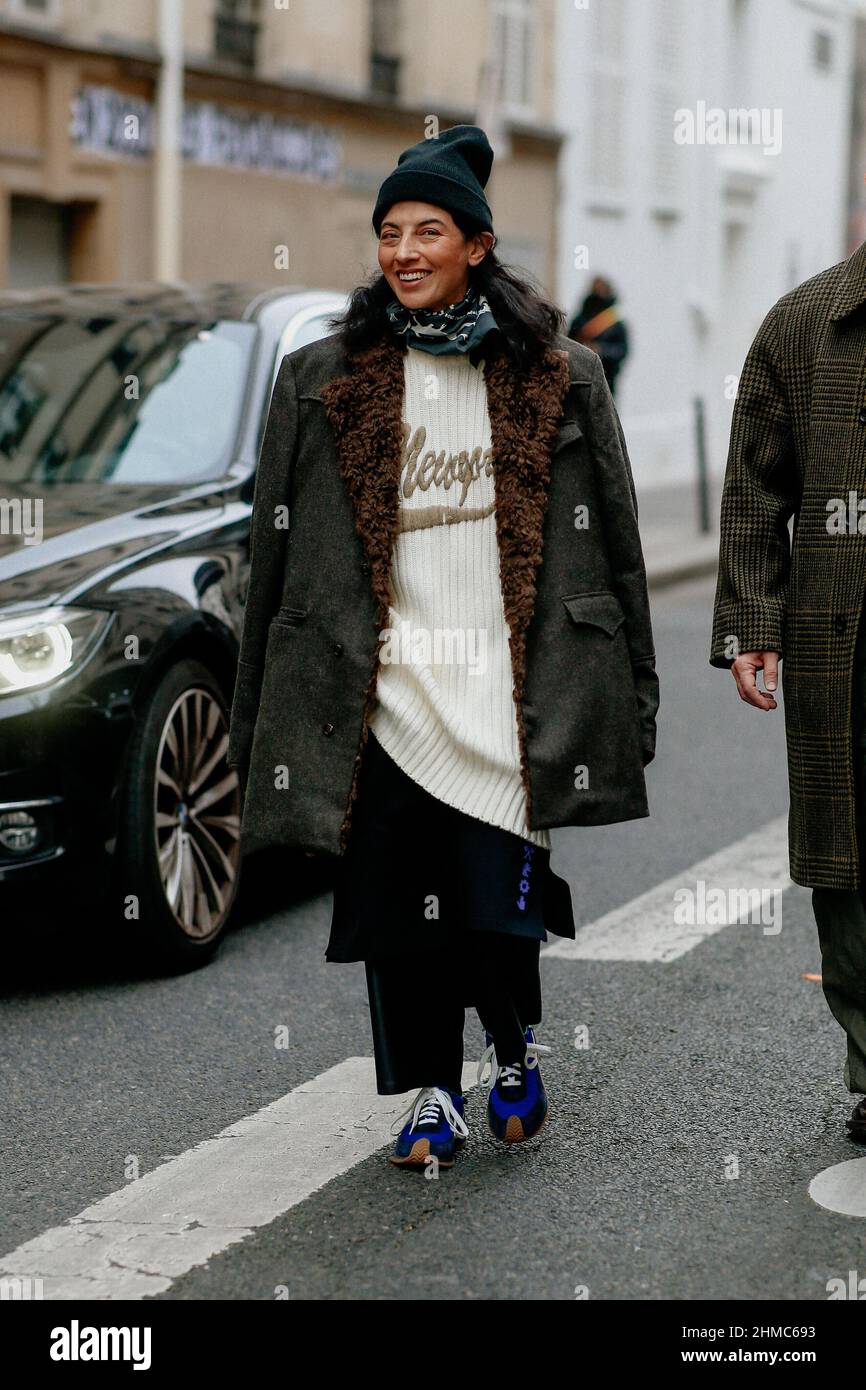 Street style, Julie Ragolia arriving at Wooyoungmi Fall-Winter 2022 ...